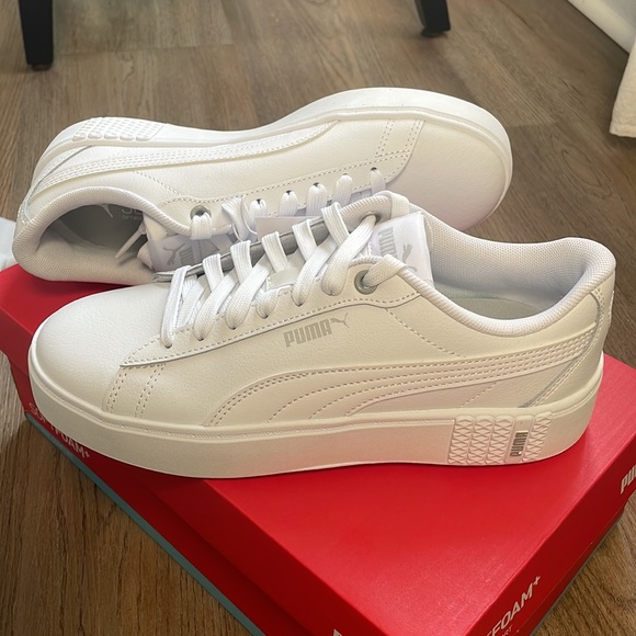 Puma | Shoes | New White Puma Ladies Smash Platform Sneaker Shoe Size 8 ...